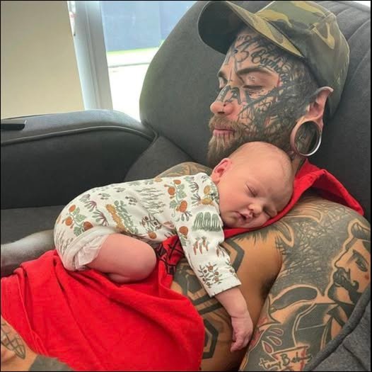 24-year-old dad, whose body is completely covered with more than 200 ...
